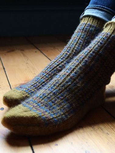 Ravelry: Aloe Socks pattern by Fay Dashper-Hughes