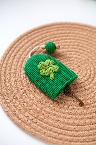 Ravelry: Shamrock Key Cover pattern by Maria Vlasova