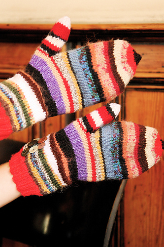 Ravelry: Momma's Mittens pattern by Maaike Vondenhoff