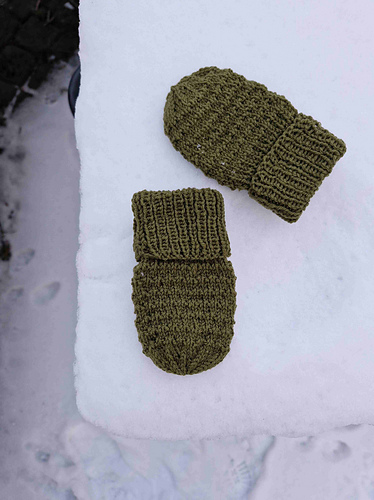 Ravelry: Ilolla vauvan lapaset pattern by Maarit O.