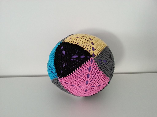 Ravelry: Triangle and Square Ball pattern by Sara Palacios