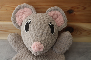 Ravelry: Mouse Snuggler pattern by Michaela Casey