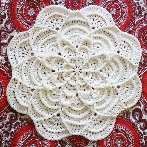 Ravelry: Flower Puddles Blanket pattern by Madlandia
