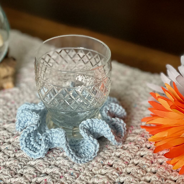 Ravelry: Frilly Coaster pattern by Debbie Field