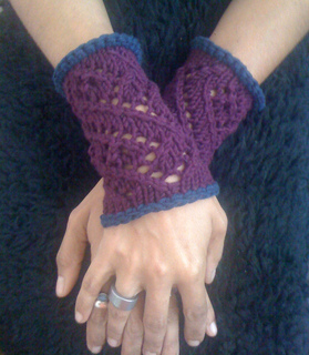 Ravelry: Wrist Charmers pattern by Wendy Rolón