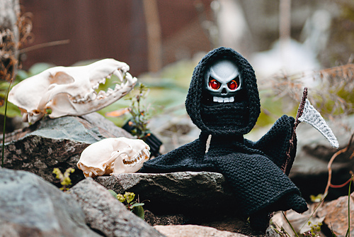 Ravelry: The Hooded One (Grim Reaper) pattern by Lauren Lewis