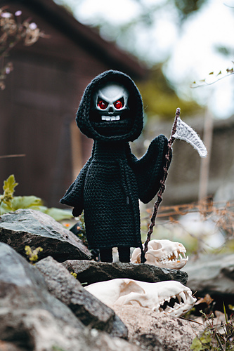 Ravelry: The Hooded One (Grim Reaper) pattern by Lauren Lewis