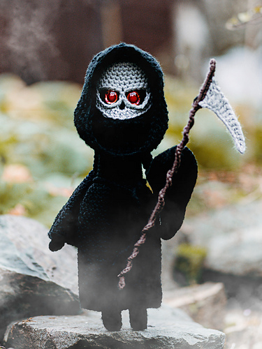 Ravelry: The Hooded One (Grim Reaper) pattern by Lauren Lewis
