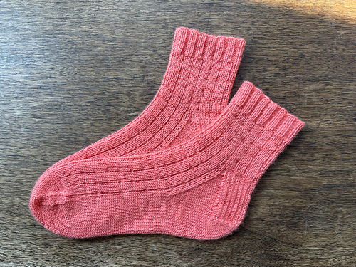 Ravelry: The Everyday Broken Rib Socks pattern by Cynthia Wilson