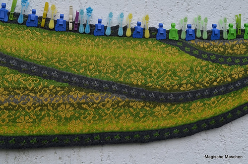 Ravelry: Doe Waka pattern by Heidrun Liegmann