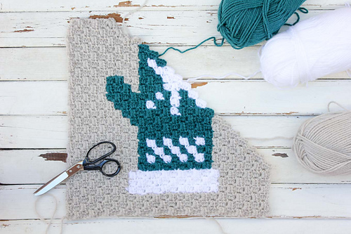 Ravelry: C2C Christmas Mitten Afghan Block pattern by Jess Coppom