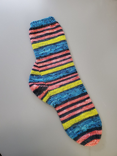 Ravelry: Diamond Heel Sock pattern by Laura Salisbury