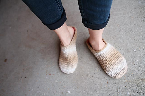 Ravelry: Perfect House Slippers pattern by Mamachee