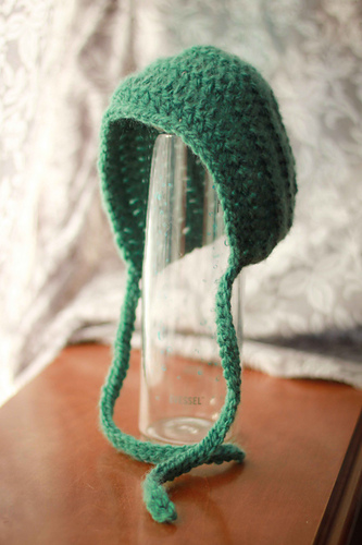 Ravelry: Simple Bonnet (Sizes Newborn to Adult) pattern by Mamachee