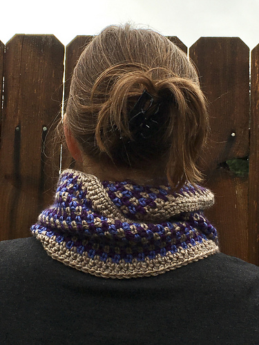 Ravelry: Spiced Cider Set, hat and cowl pattern by Darleen Hopkins