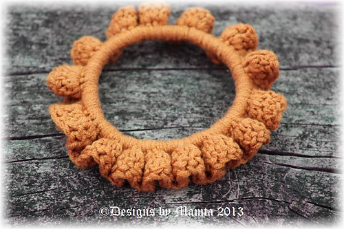 Ravelry: Frilly Stacking Bangle Bracelet pattern by Mamta Motiyani