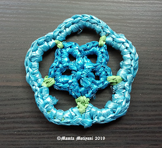 Ravelry: Plarn Flower pattern by Mamta Motiyani