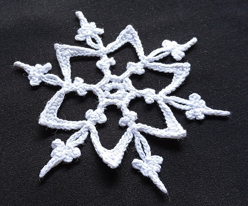 Ravelry: Dragonfly Snowflake pattern by Mamta Motiyani