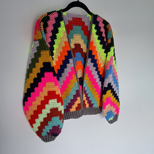 Ravelry: Blockbuster 2-in-1 cardi & jumper pattern by Lauren Willis