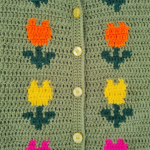 Ravelry: Bright Bulbs Button-Up pattern by Lauren Willis