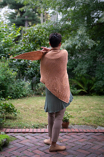 Ravelry: Spandrel pattern by Nancy Vandivert