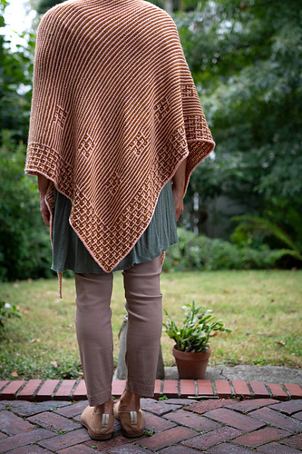 Ravelry: Spandrel pattern by Nancy Vandivert