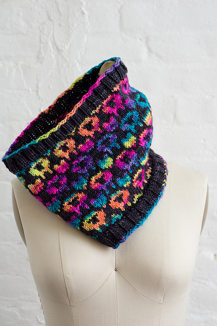 Ravelry: Psychedelic Sheep Hat + Cowl pattern by Quinn Reverendo