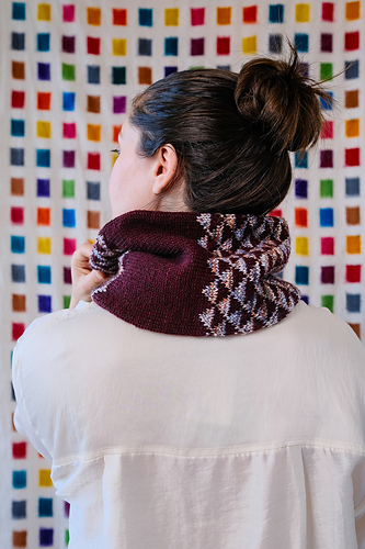 Ravelry: Cygnus Cowl pattern by Meredith Collins