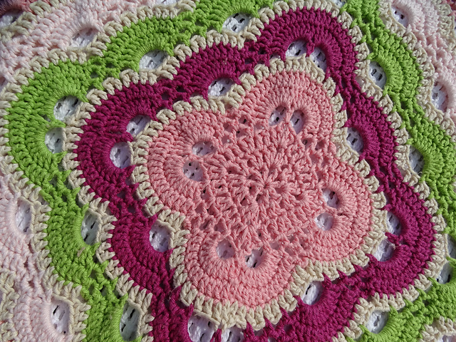 Ravelry: Manu1971's Virus Blanket