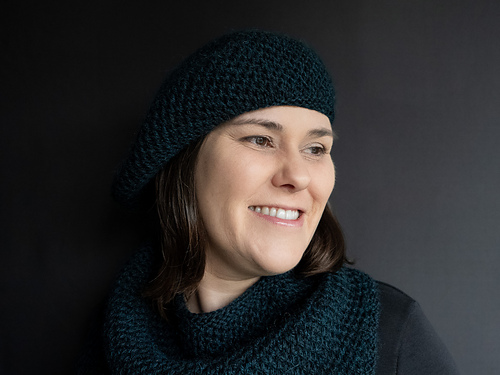 Ravelry: Deep Dive Bandana Cowl pattern by Maren Odenthal