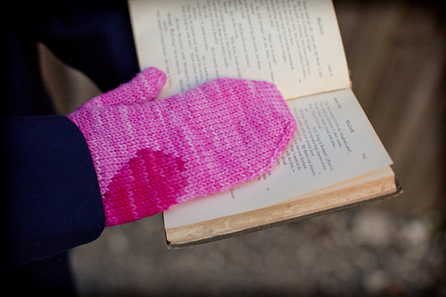 Ravelry: Two Hands Make A Heart pattern by Mari Chiba