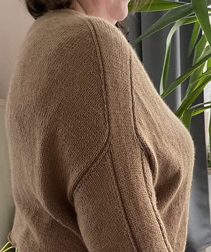 Ravelry: Conti Cardigan pattern by Aneta Bleyer
