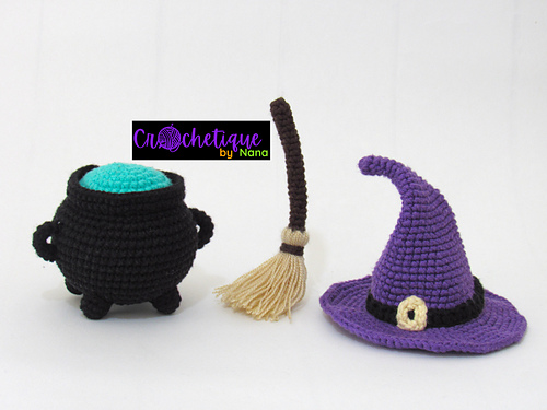 Ravelry: Cute Halloween Witch /Brujita con Escoba y Caldera pattern by ...