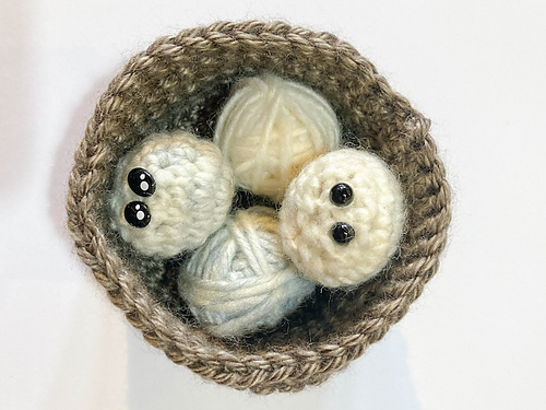 Ravelry: Yarn Ball Pals (with Basket) pattern by Marie Segares