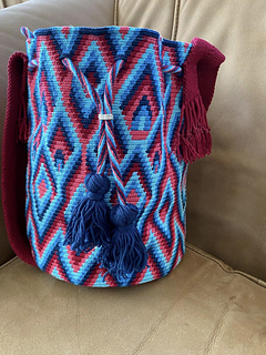 Ravelry: Mochila Illusion pattern by Marion Verloop