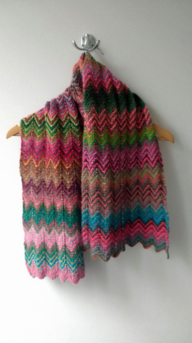Ravelry: MarliesT's ZickZack Scarf