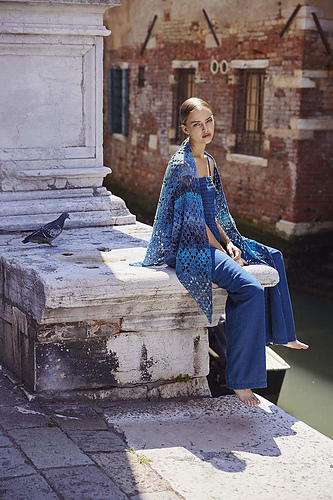 Ravelry: Ivanka Crocheted triangular shawl pattern by LANGYARNS SWITZERLAND