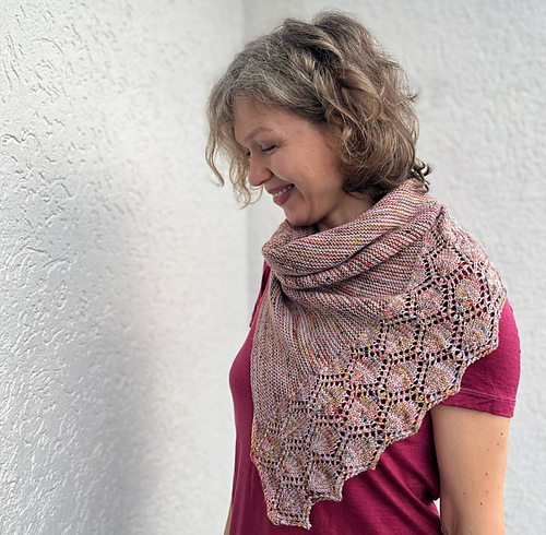 Ravelry: Leaf me this way pattern by Martina Behm