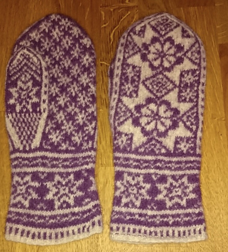 Ravelry: Marvelis Vintervotter pattern by Ann-Catrin Sjåmo