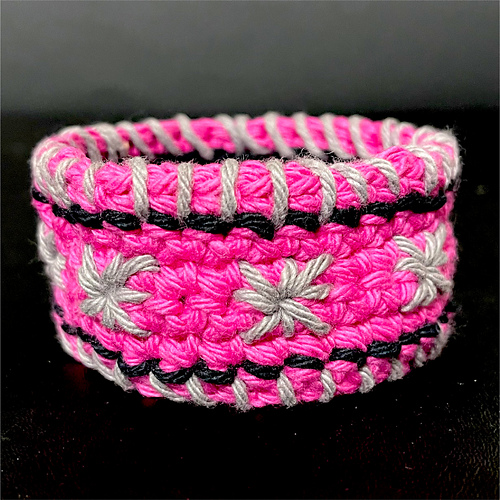 Ravelry: Star Studded Bracelet pattern by Mary Beth Cryan