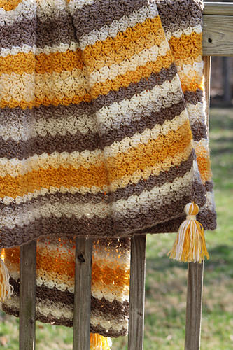 Ravelry: The Hopeful Throw pattern by Kristi Garris