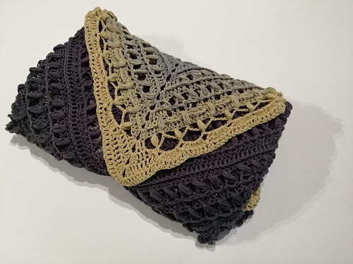 Ravelry: Rela Shawl pattern by Paulina Renc-Smolewska
