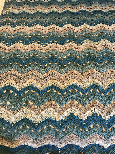 Ravelry: Sheila's Shells Ripple Blanket pattern by Julie Yeager