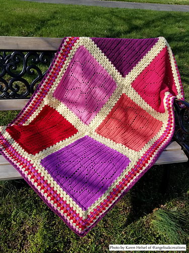 Ravelry: Crazy Daisy Blanket pattern by Becca Bomgardner