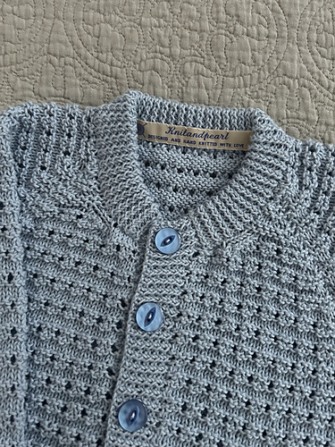 Ravelry: Manhattan Cardigan pattern by Jackie Platt