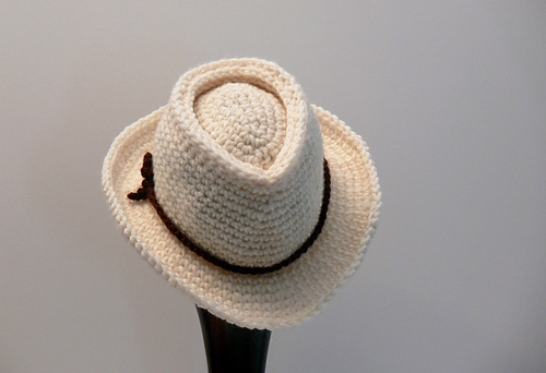 Ravelry: Fedora Hat pattern by Meadowvale Studio