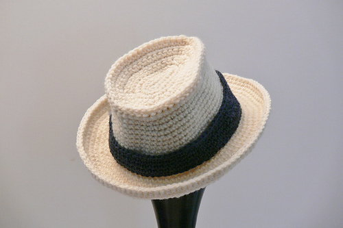 Ravelry: Fedora Hat pattern by Meadowvale Studio