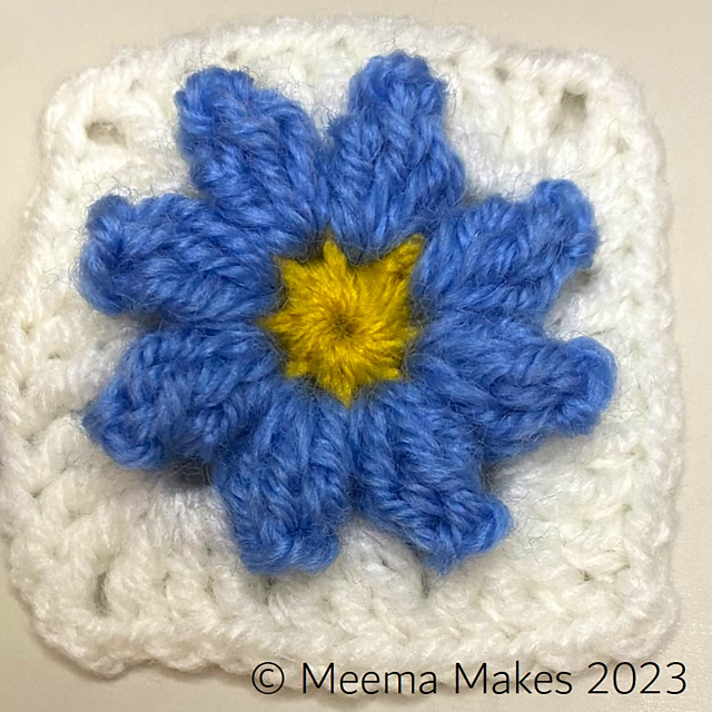 Ravelry: Mini Popcorn Flower Square pattern by Meema Makes