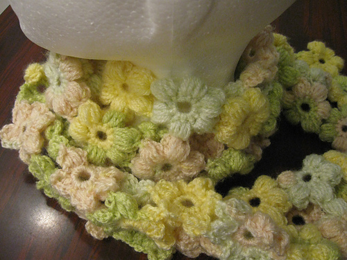 Ravelry: Puff Flower Scarf pattern by Meladoras Creations