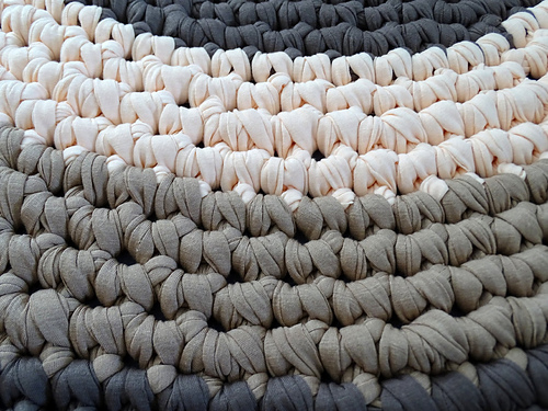 Ravelry: T- Shirt Yarn Round Rug pattern by Meladoras Creations